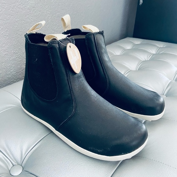 Otz Shoes | Shoes | New Otz Shoes Paseo Black Ankle Booties | Poshmark